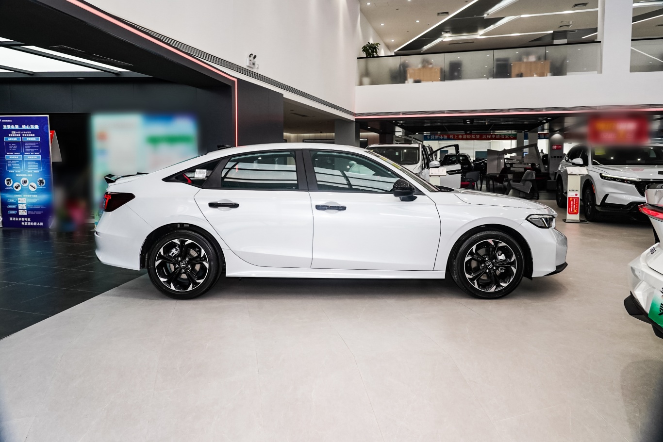 【思域e:HEV 2.0L E-CVT混动Pro正侧车头向右水平图片-汽车图片大全】-易车