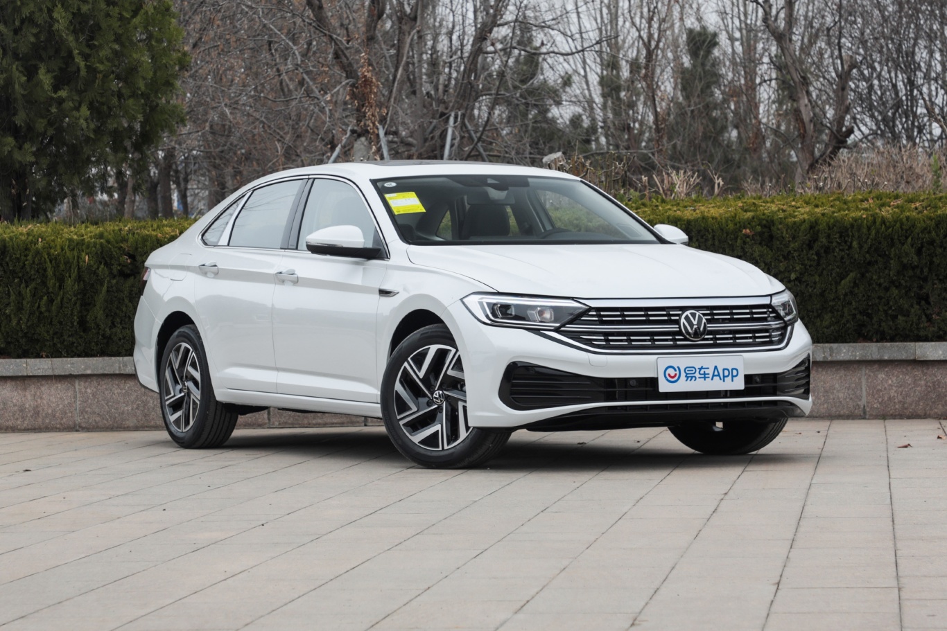 【速腾改款 300TSI 双离合超越版侧前45度车头向右水平图片-汽车图片大全】-易车