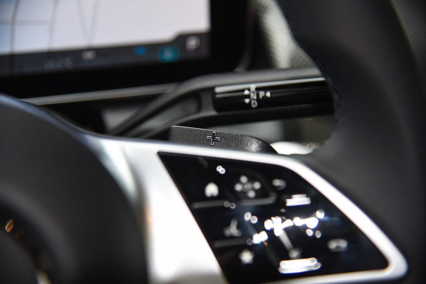 【奔驰GLC改款 GLC 260 L 4MATIC 动感型 5座换挡拨片图片-汽车图片大全】-易车