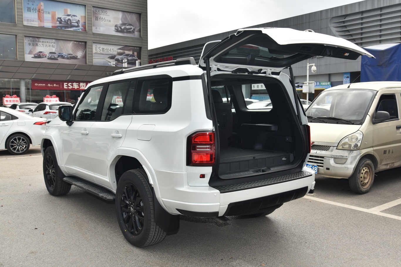 【普拉多双擎 2.4T 旗舰VX版 5座后备厢开启45度侧拍图片-汽车图片大全】-易车