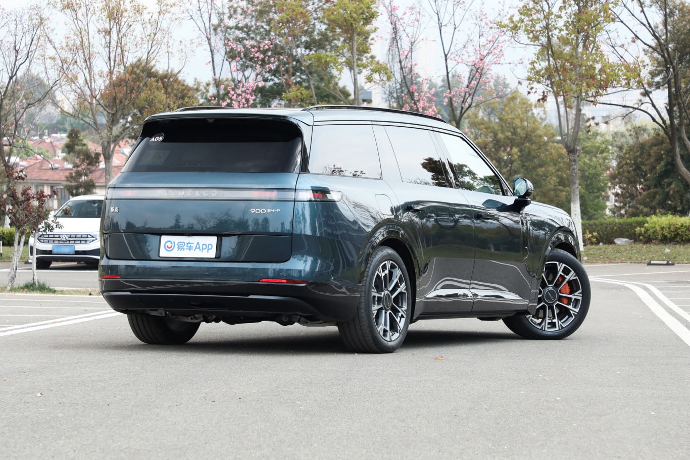 【领克9002.0T 280km Ultra侧后45度车头向右水平图片-汽车图片大全】-易车