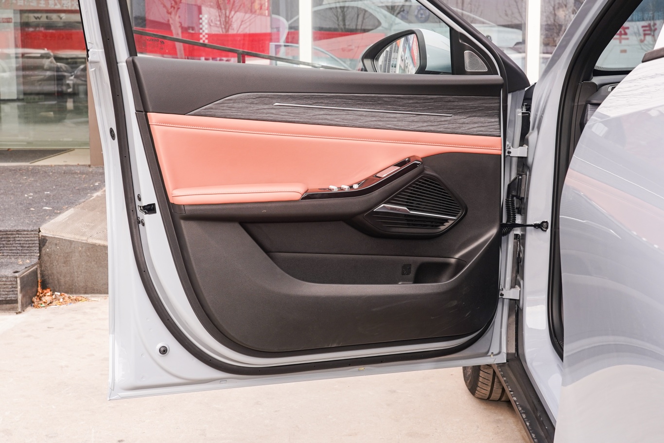 【银河L6EM-i 1.5L 60km 启航版主驾驶位图片-汽车图片大全】-易车