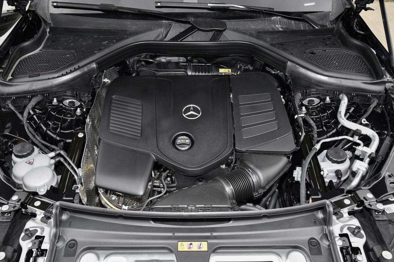 【奔驰GLC改款 GLC 260 L 4MATIC 豪华型 5座发动机/电机特写图片-汽车图片大全】-易车