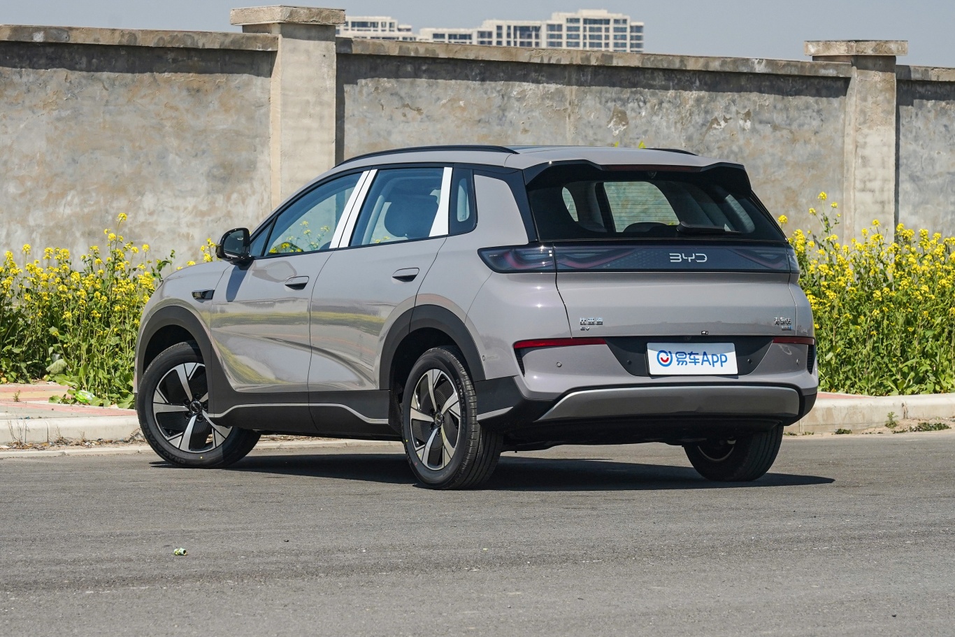 【海狮05EV520km 智航版侧后45度车头向左水平图片-汽车图片大全】-易车