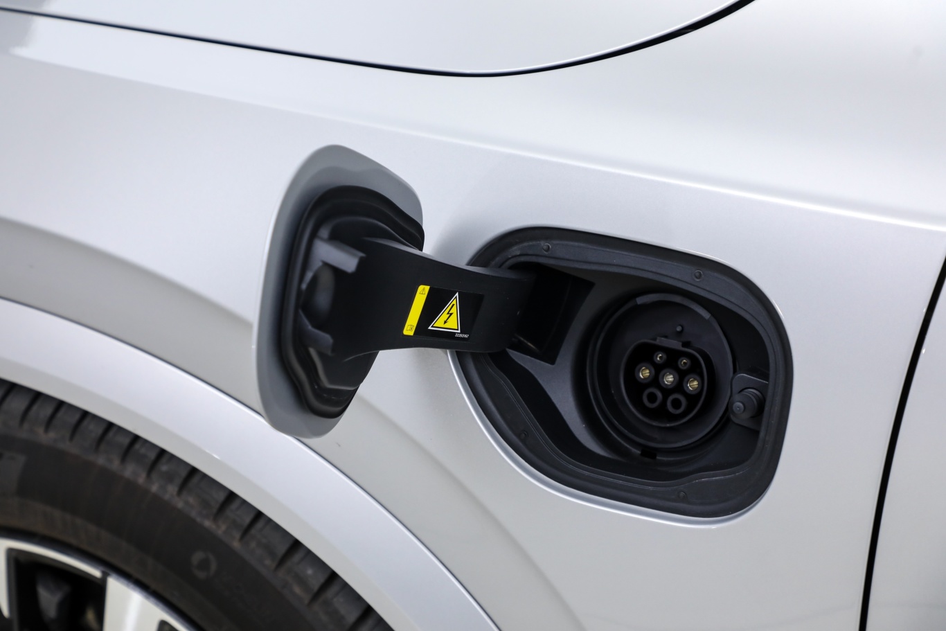 【沃尔沃XC90 插电混动改款 2.0T 84km 智尊豪华版 7座动力底盘图片-汽车图片大全】-易车