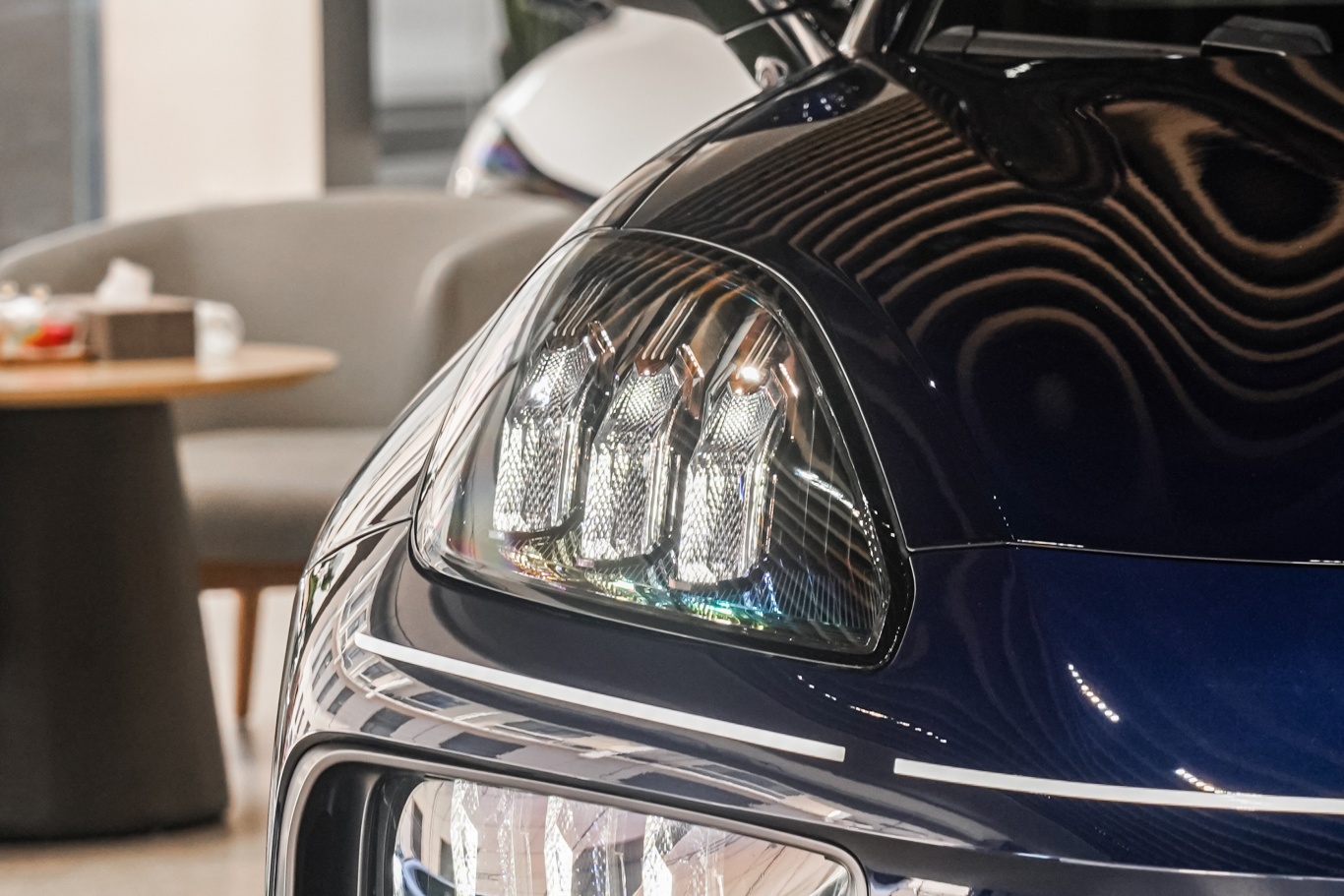 【昊铂HL纯电版 750km 后驱Max激光雷达版 6座外观灯组图片-汽车图片大全】-易车