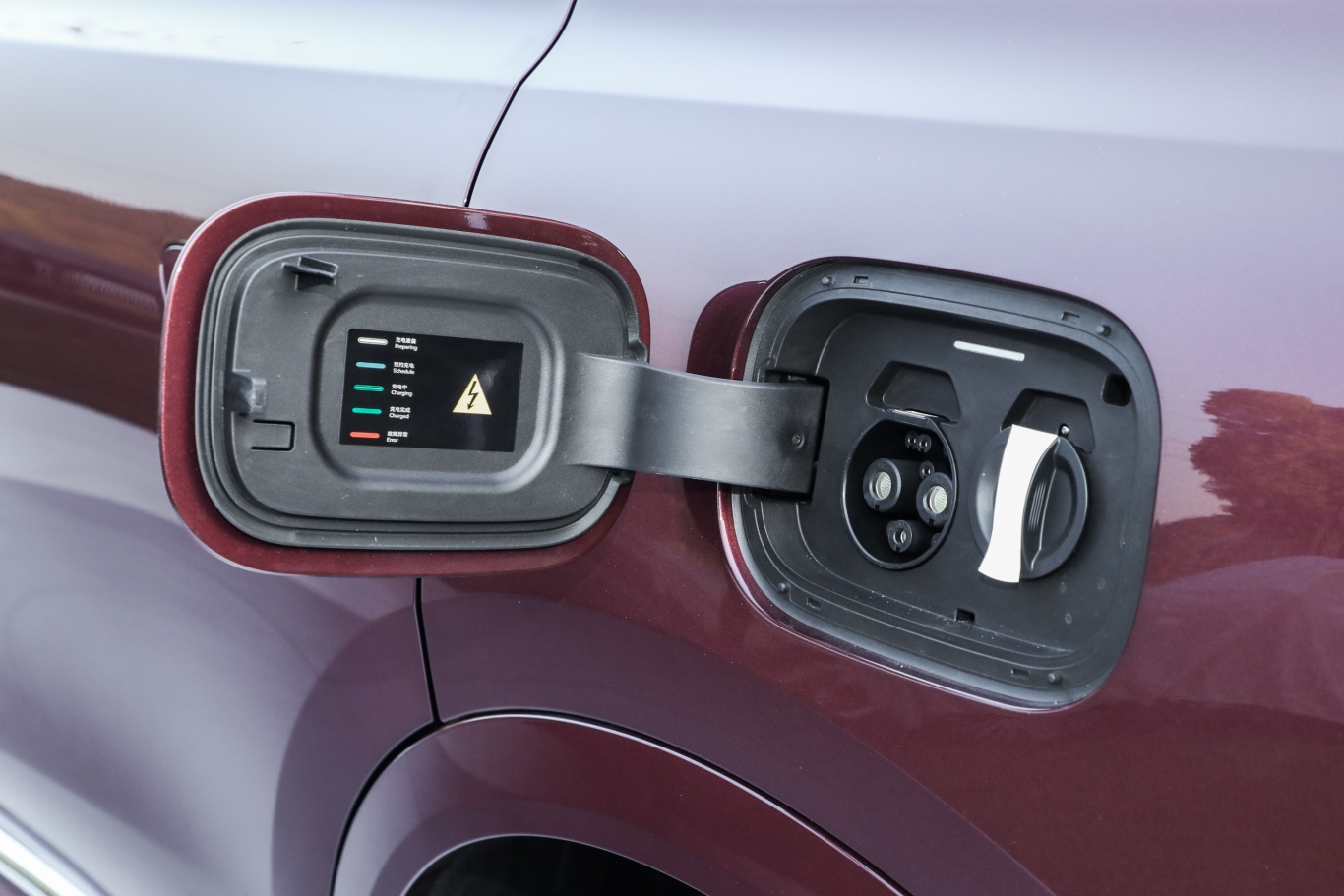 【问界M8增程版 310km Ultra 5座动力底盘图片-汽车图片大全】-易车