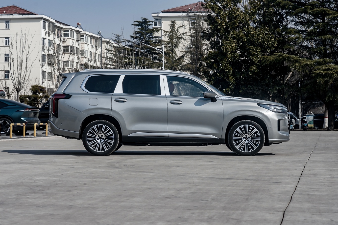 【星途揽月C-DM1.5T 180km 四驱超长续航Max 7座正侧车头向右水平图片-汽车图片大全】-易车