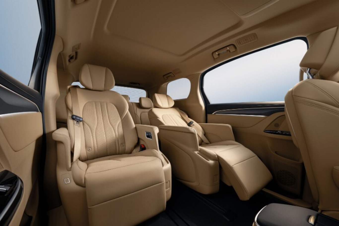 【别克GL8 插电混动陆尚 1.5T 142km 智享版 7座图片-汽车图片大全】-易车