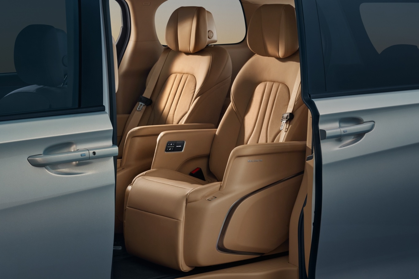 【别克GL8 插电混动陆尚 1.5T 142km 智享版 7座图片-汽车图片大全】-易车