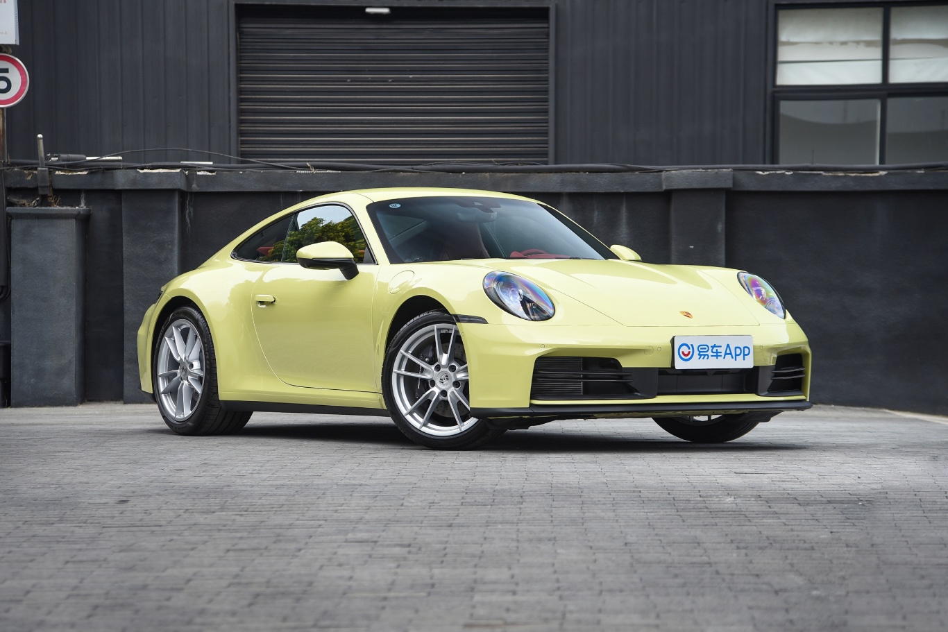 【保时捷911Carrera 3.0T侧前45度车头向右水平图片-汽车图片大全】-易车