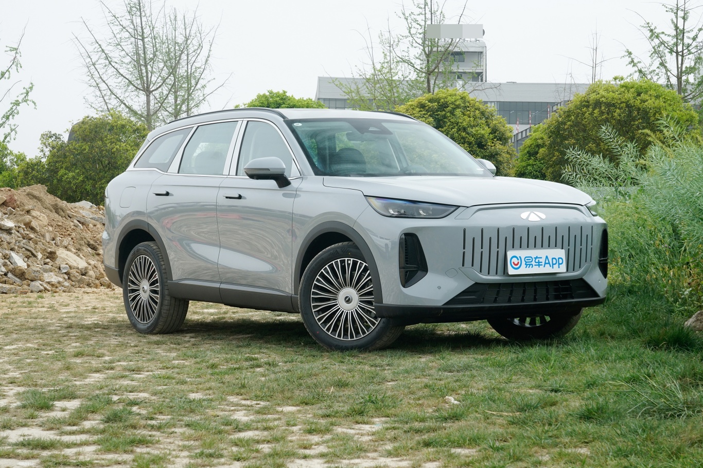 【风云T91.5T 120km 前驱长续航版旗舰PLUS 磷酸铁锂 7座侧前45度车头向右水平图片-汽车图片大全】-易车