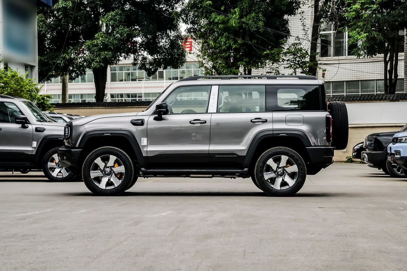 【北京越野BJ40增程152km 标准版正侧车头向左水平图片-汽车图片大全】-易车