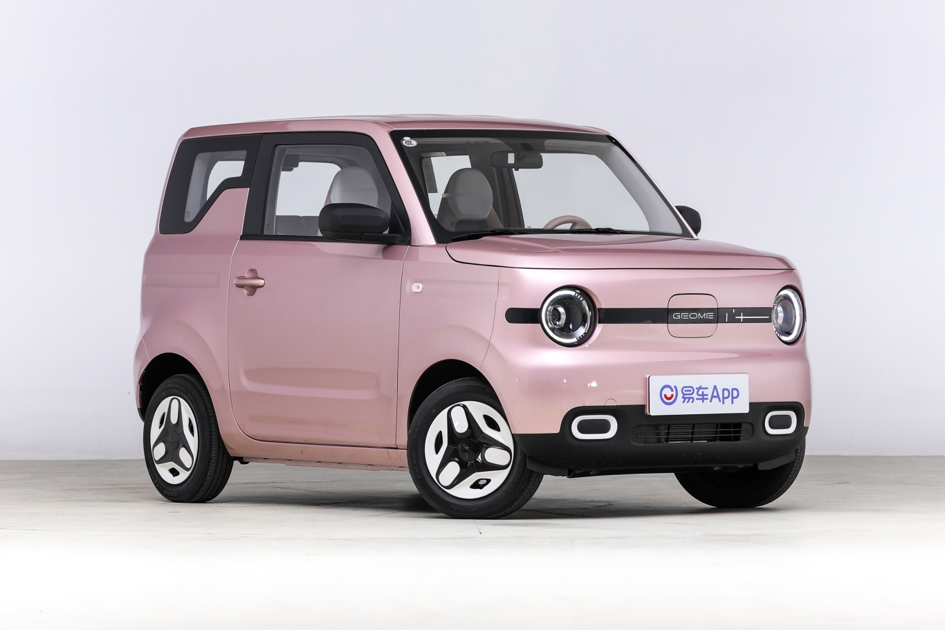 【熊猫熊猫mini 210km 元气熊侧前45度车头向右水平图片-汽车图片大全】-易车