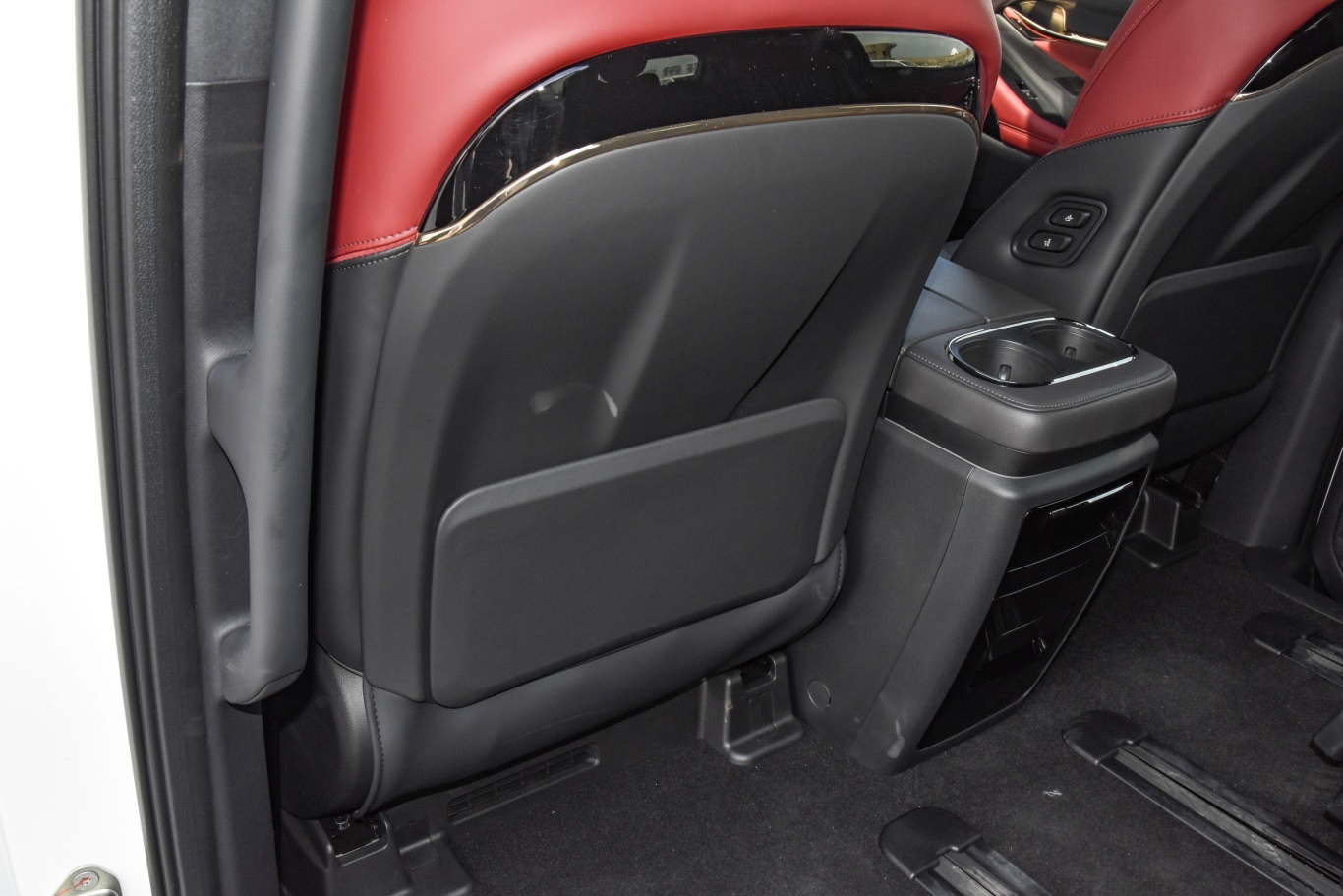 【传祺M8宗师系列 400T 科技关爱版 7座后排功能图片-汽车图片大全】-易车