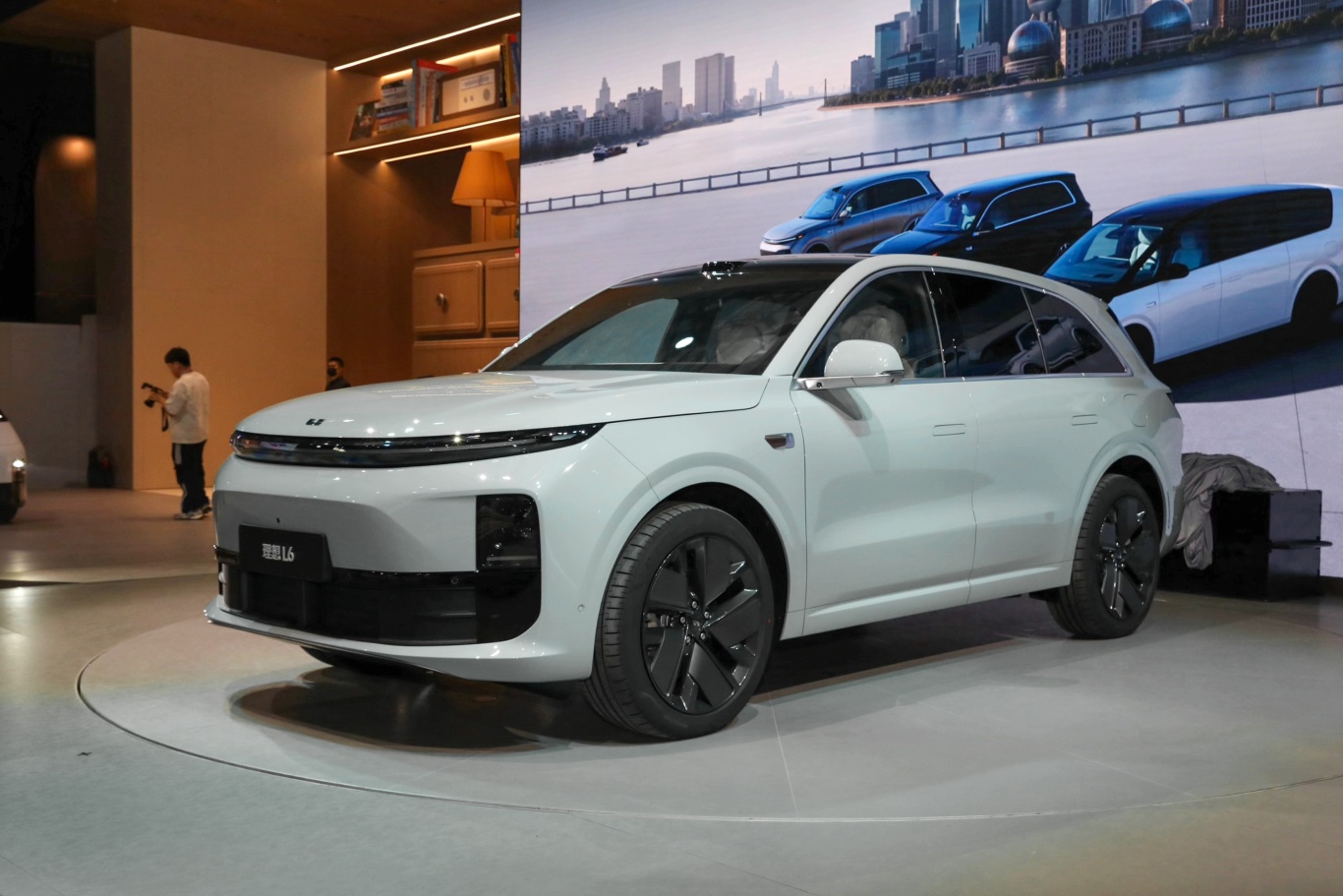 【理想L6Max 智能焕新版外观图片-汽车图片大全】-易车