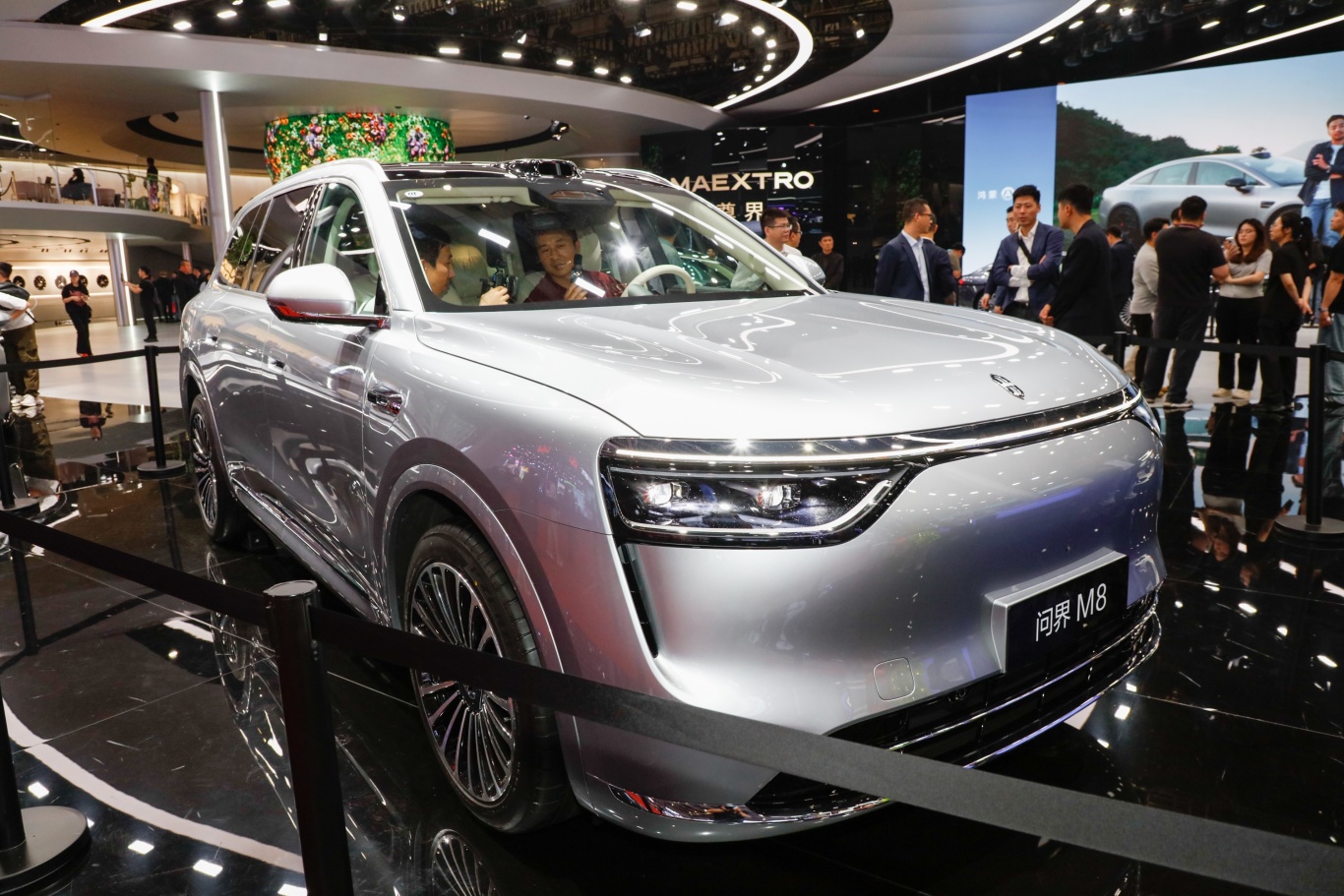 【问界M8图片-汽车图片大全】-易车
