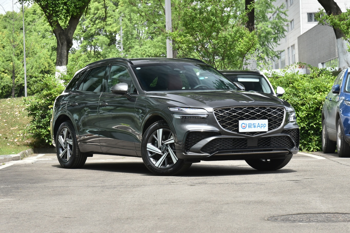 【捷尼赛思GV702.5T 两驱豪华运动套件版侧前45度车头向右水平图片-汽车图片大全】-易车