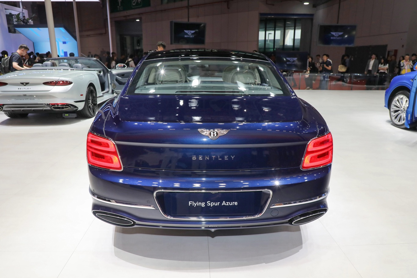 【飞驰4.0T V8 雅度版外观图片-汽车图片大全】-易车