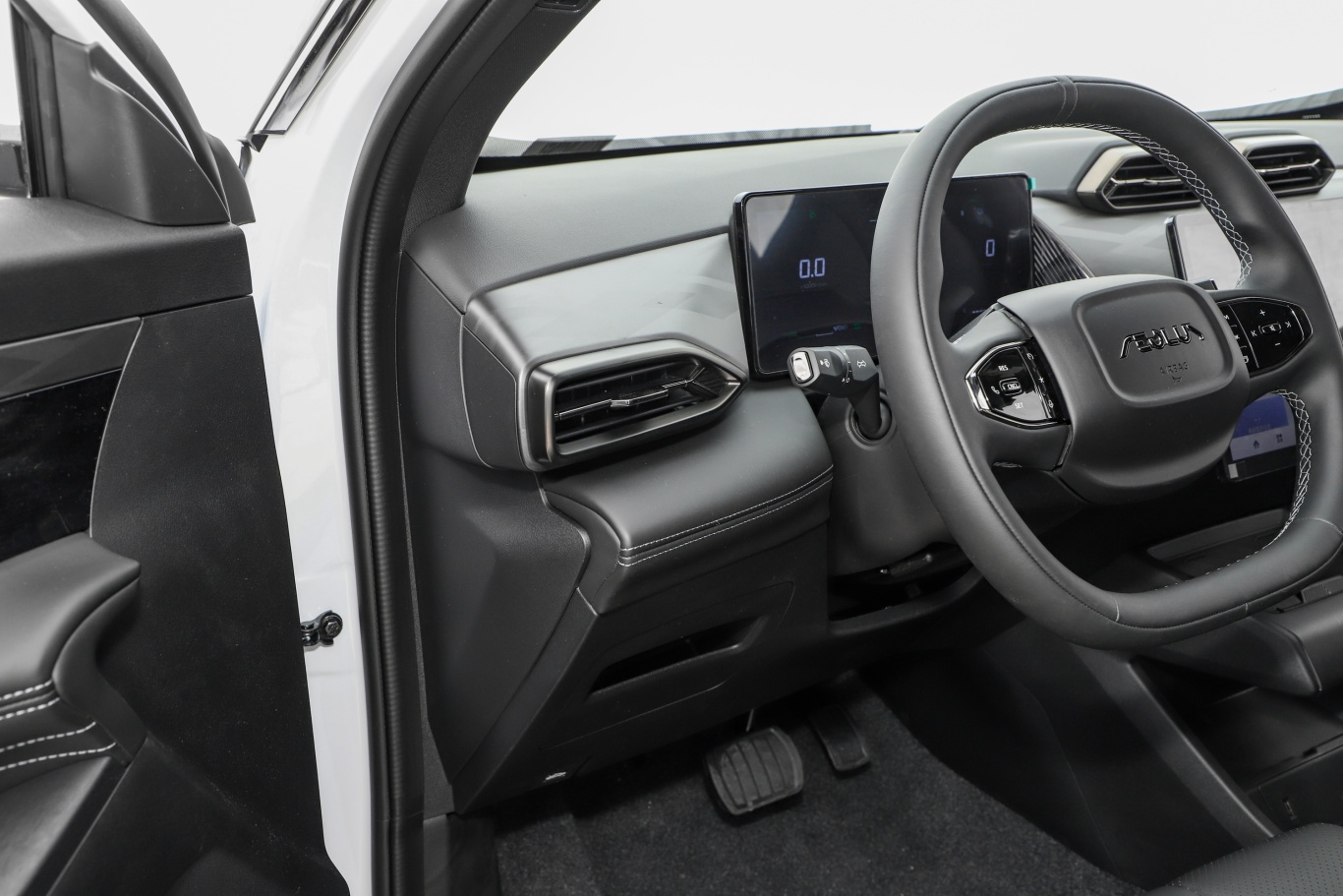 【东风风神L7插电混动 1.5T 205km 205超长续航畅享型主驾驶位图片-汽车图片大全】-易车