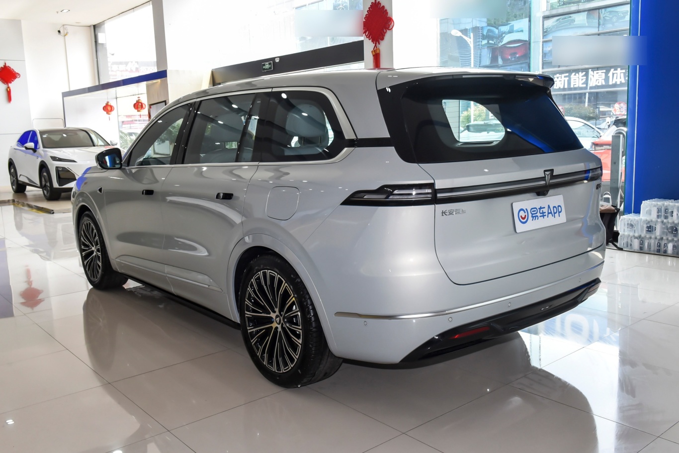 【深蓝S09220km 后驱Ultra+版侧后45度车头向左水平图片-汽车图片大全】-易车