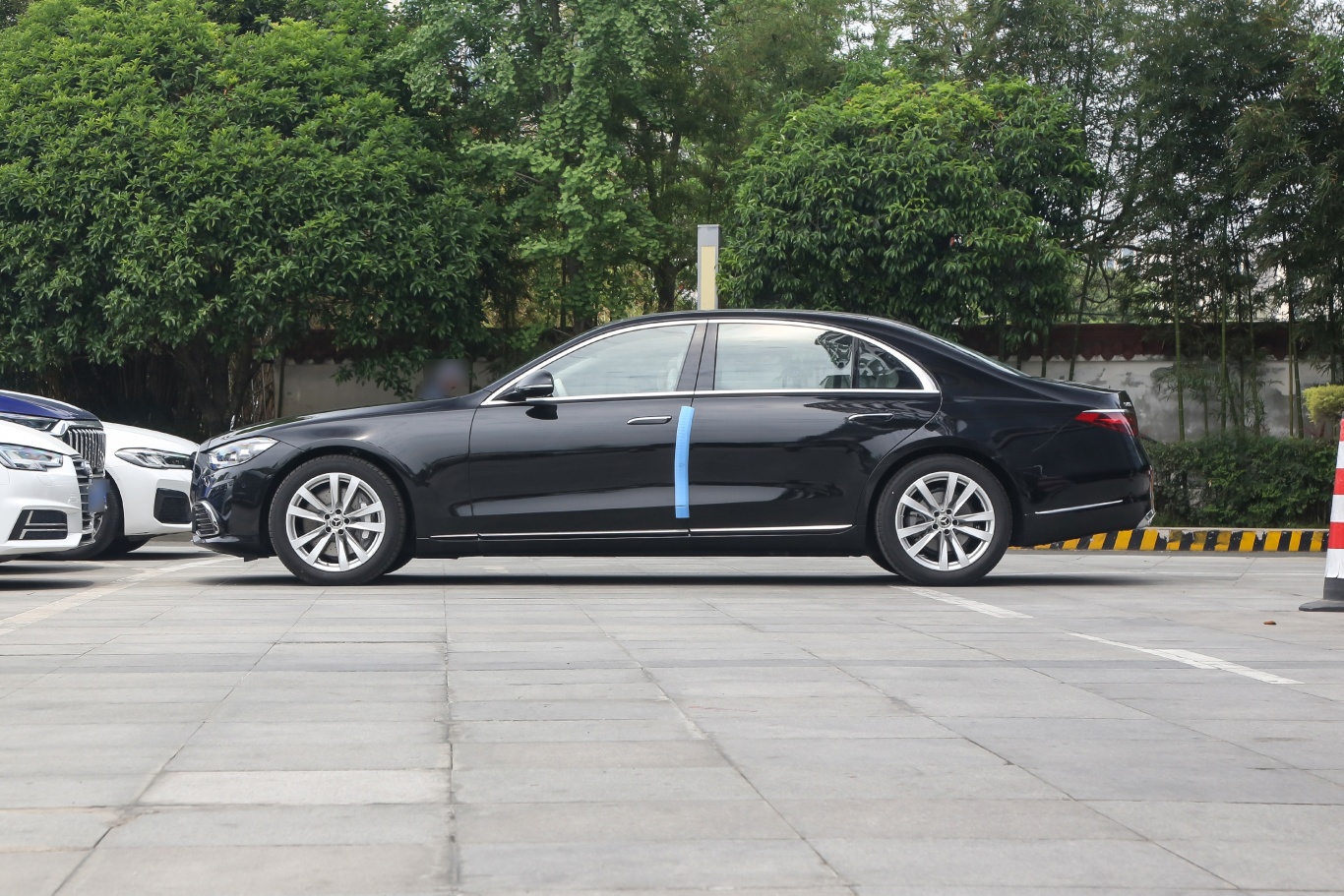 【奔驰S级S 400 L 商务型正侧车头向左水平图片-汽车图片大全】-易车