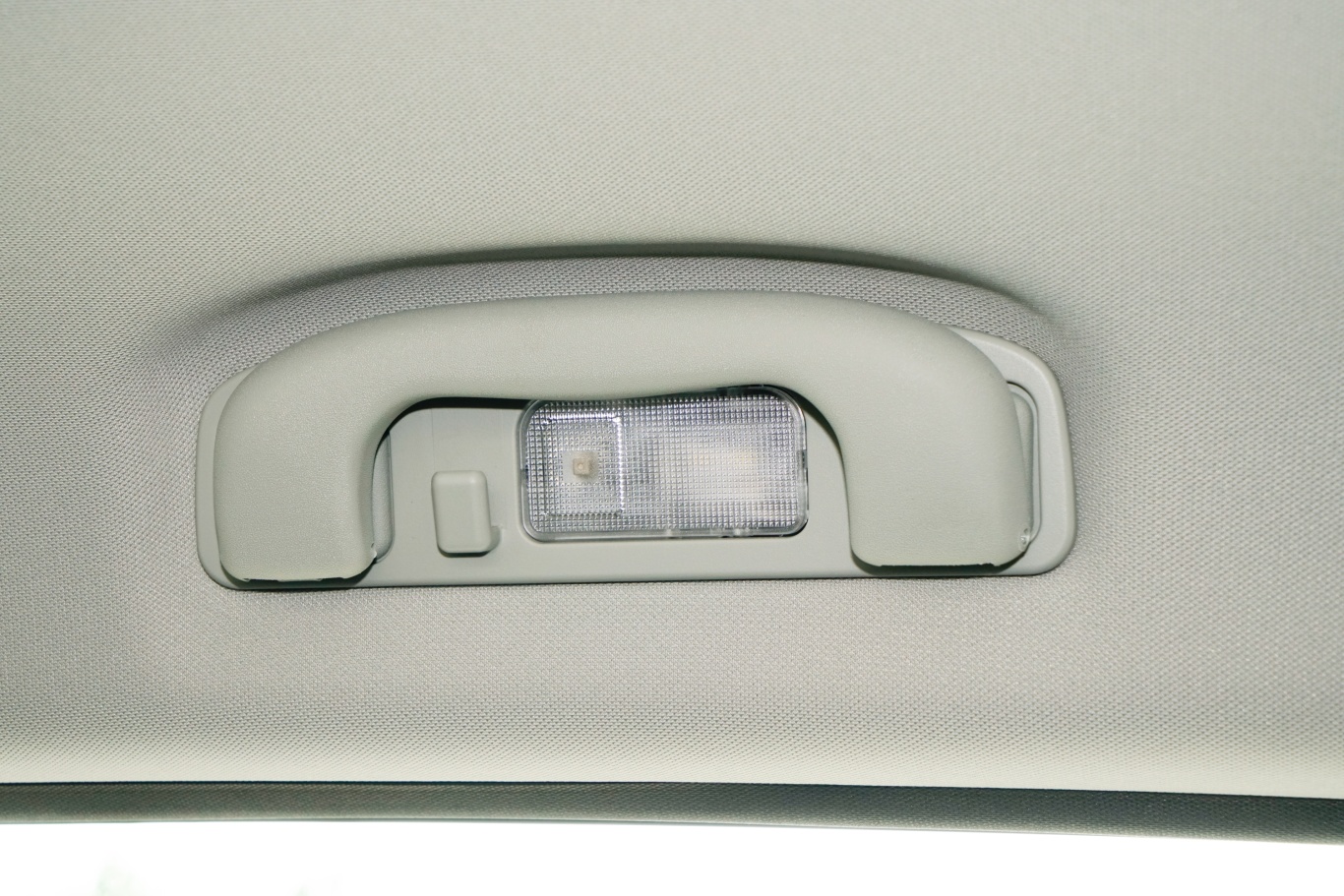 【荣威RX5改款 PLUS 330TGI 双离合领潮智惠版后排功能图片-汽车图片大全】-易车