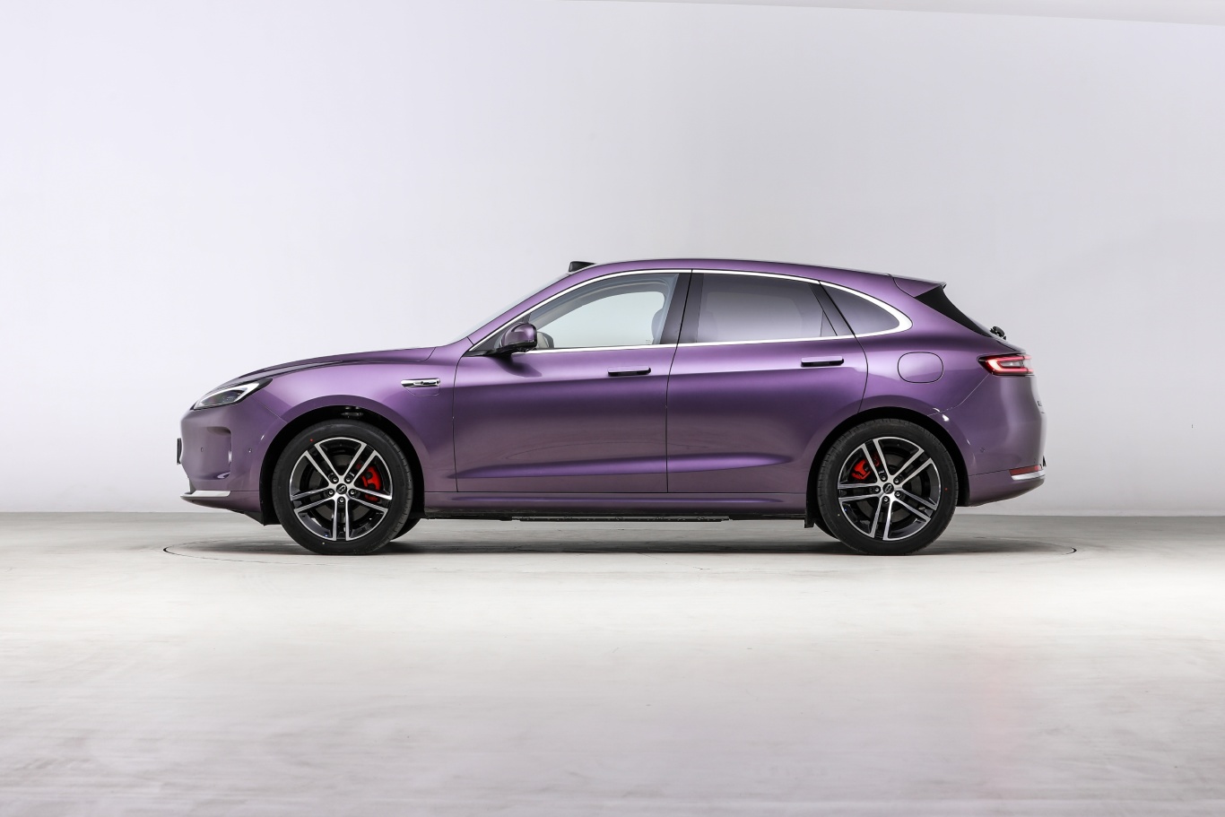 【问界M5增程版 230km Ultra 四驱版正侧车头向左水平图片-汽车图片大全】-易车