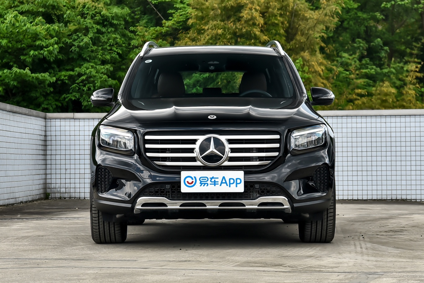 【奔驰GLB改款 GLB 220 动感型 5座正前水平图片-汽车图片大全】-易车