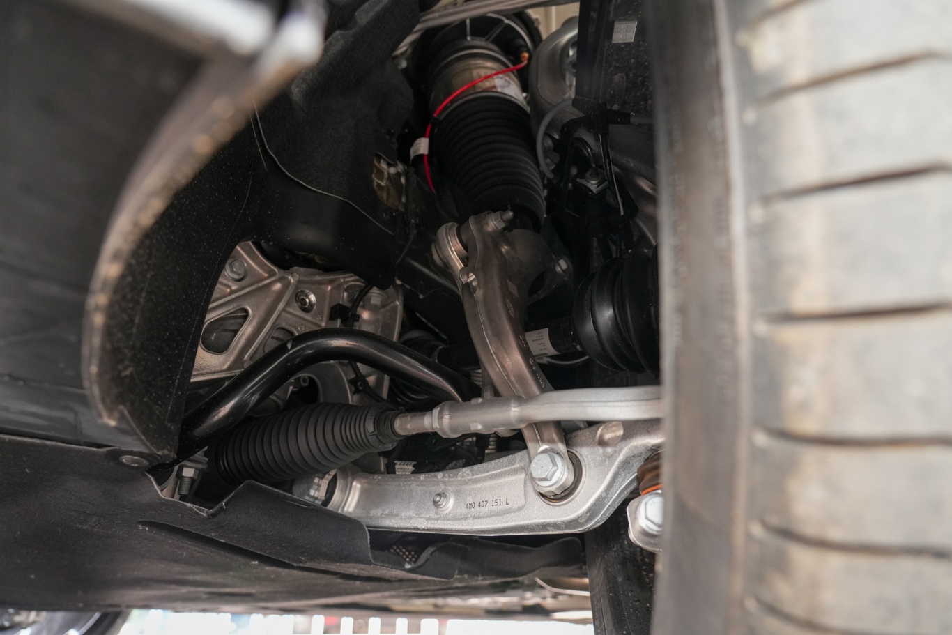 【奥迪A8改款 A8L 45 TFSI quattro 豪华型左侧前悬架图片-汽车图片大全】-易车