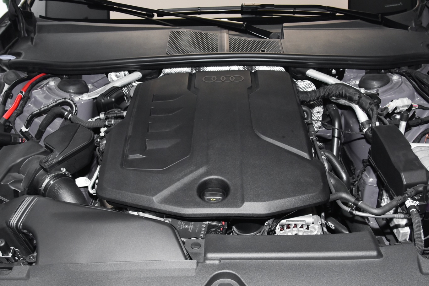 【奥迪A5L2.0T 运动版 quattro发动机/电机特写图片-汽车图片大全】-易车