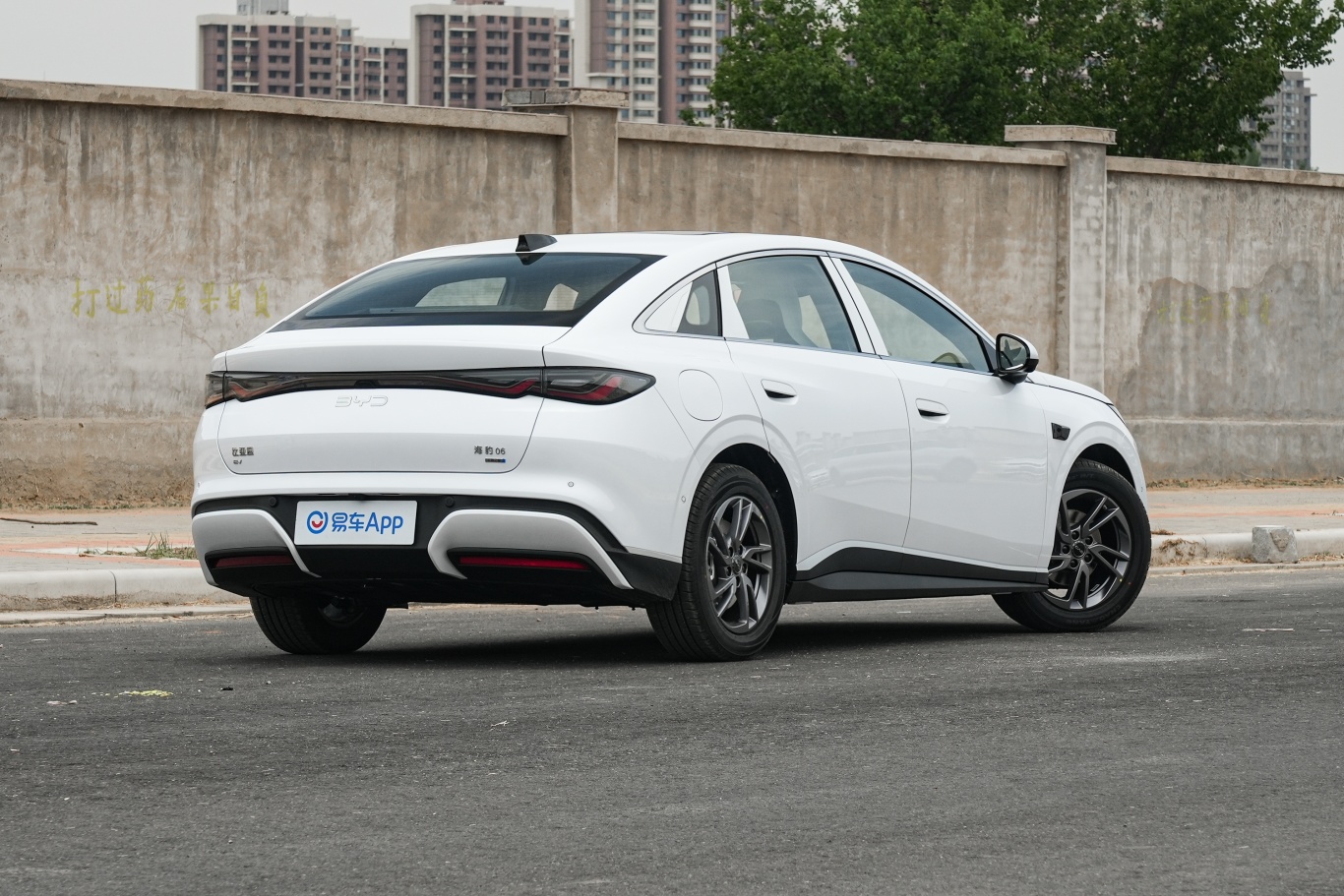 【海豹06EV 545km 尊享型侧后45度车头向右水平图片-汽车图片大全】-易车