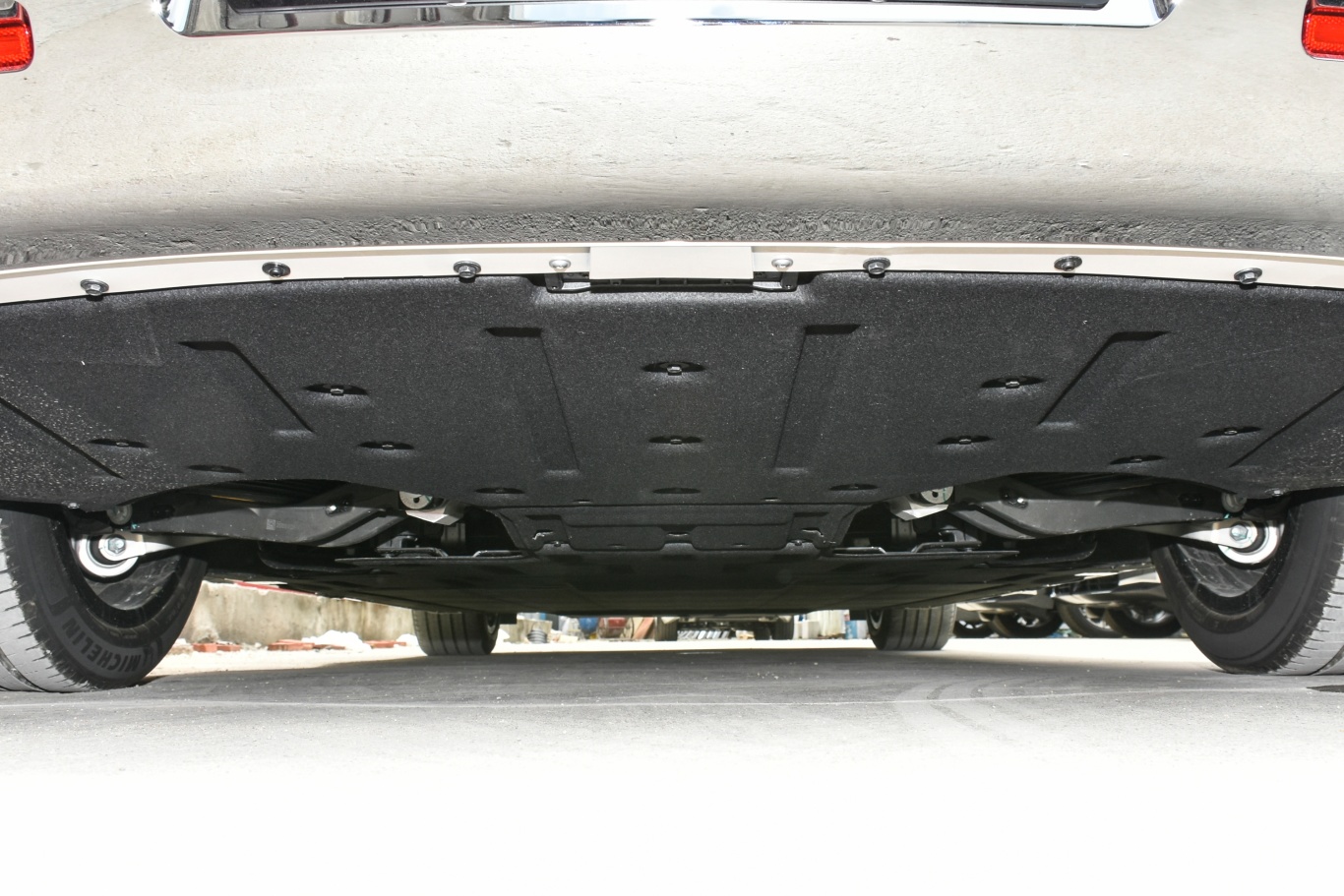 【尊界S800纯电版 670km 星辉尊享版 5座后悬架整体图片-汽车图片大全】-易车