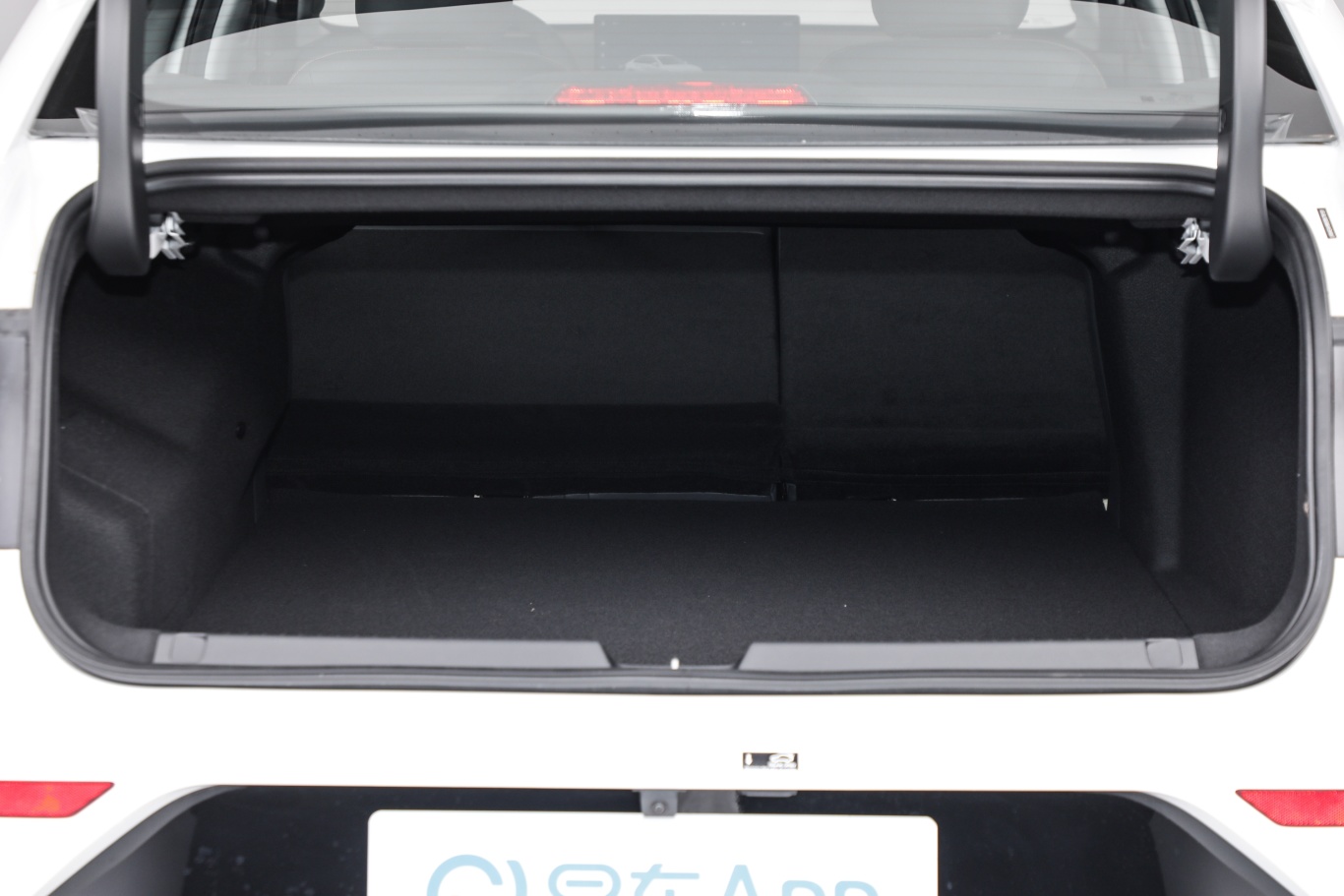 【五菱星光插电混动 1.5L 150km 智能领航型两排全部放倒图片-汽车图片大全】-易车