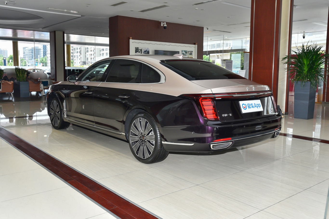 【红旗H92.0T 两驱旗畅豪华商务版 5座侧后45度车头向左水平图片-汽车图片大全】-易车