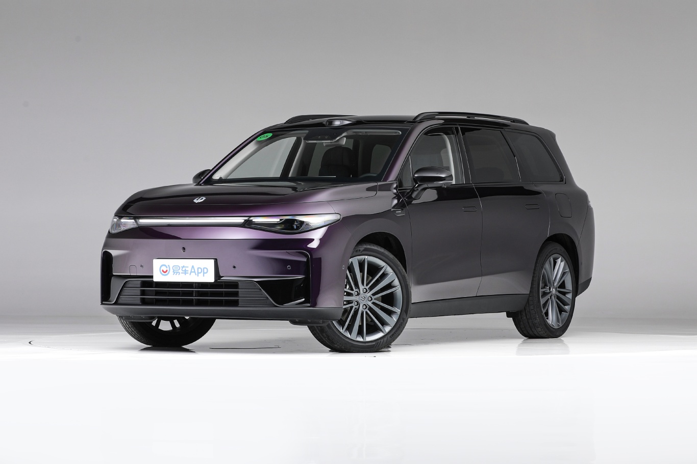 【零跑C16纯电版 630km 激光雷达智尊版 5座侧前45度车头向左水平图片-汽车图片大全】-易车