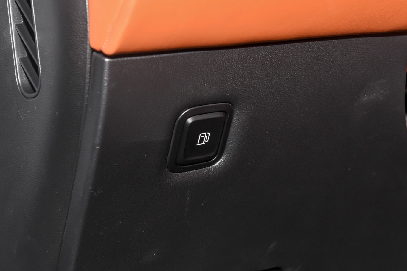 【五菱星光S插电混动 1.5L 130km 高功率旗舰版主驾驶位图片-汽车图片大全】-易车