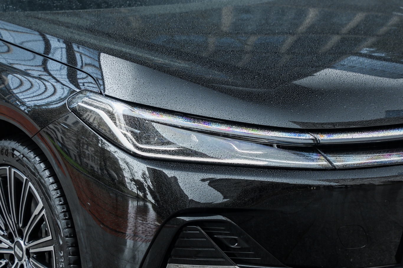 【银河A71.5L 150km 星舰版大灯侧45度俯拍图片-汽车图片大全】-易车