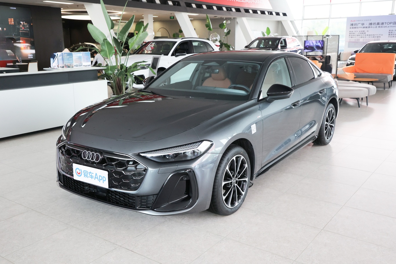 【奥迪A5L2.0T 运动版 Plus侧前45度车头向左水平图片-汽车图片大全】-易车