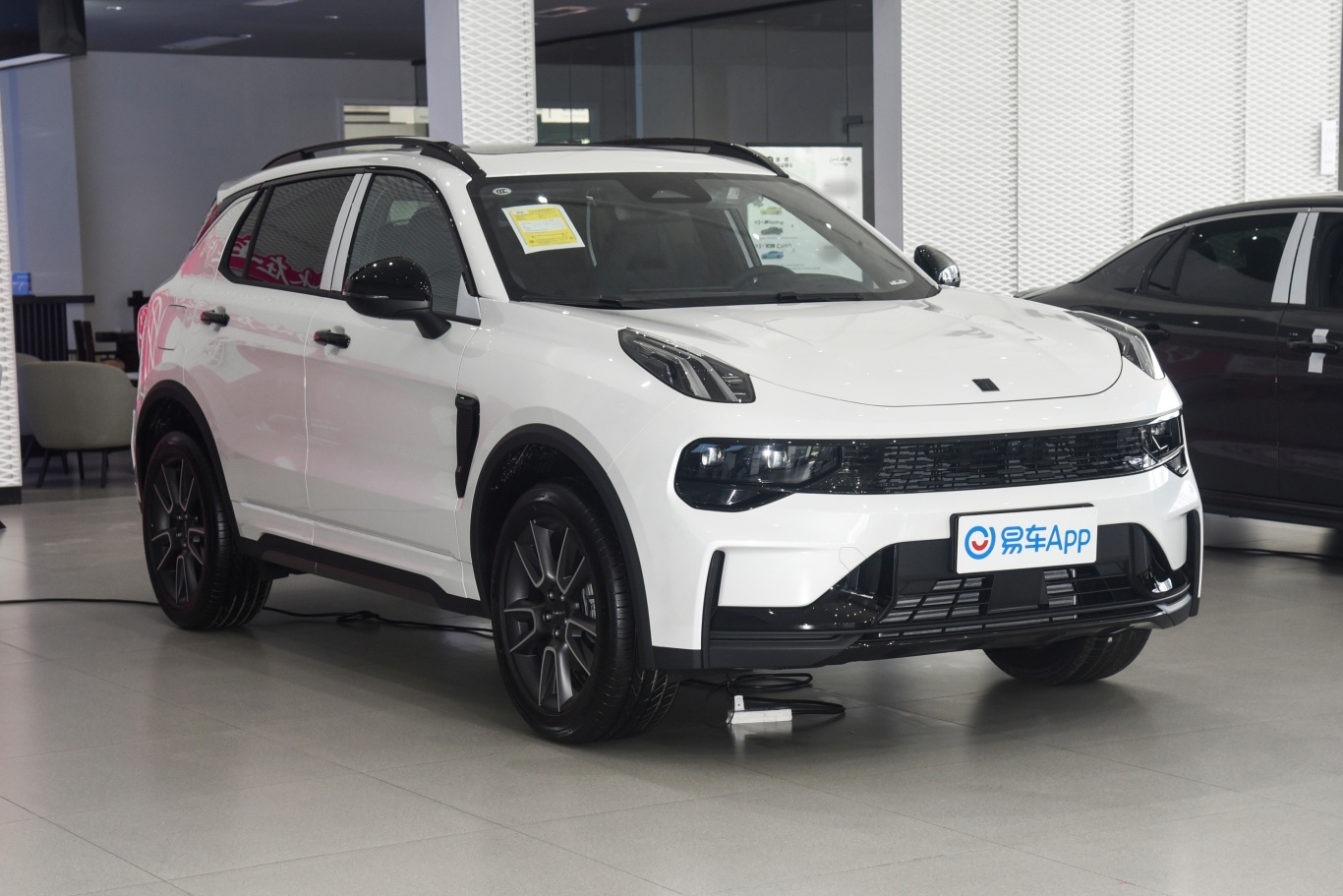 【领克012.0T 两驱焕新Pro版侧前45度车头向右水平图片-汽车图片大全】-易车