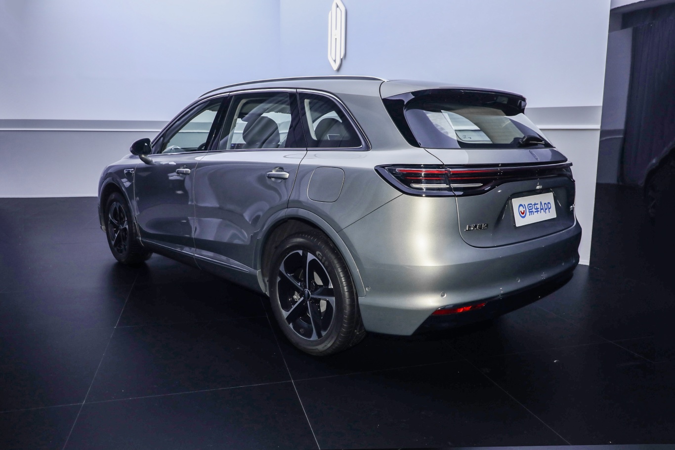 【尚界H5增程版 235km Max侧后45度车头向左水平图片-汽车图片大全】-易车