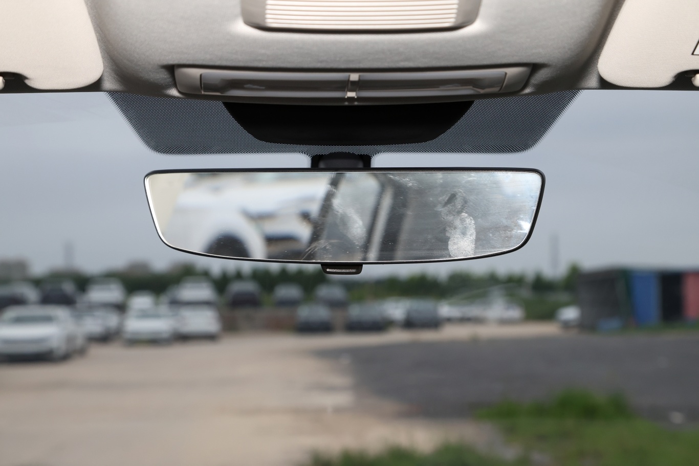 【荣威i51.5L CVT豪华版内后视镜图片-汽车图片大全】-易车