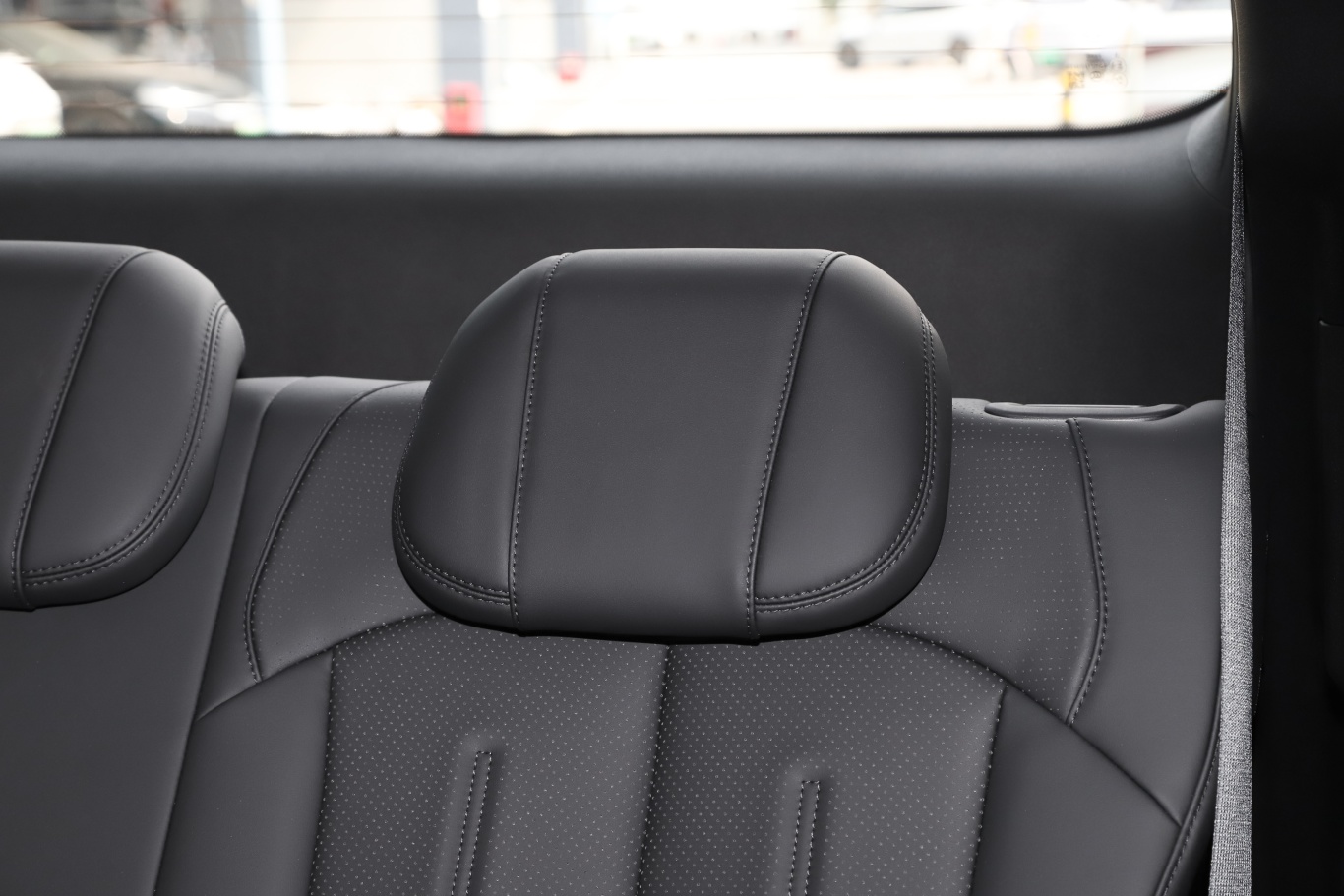 【比亚迪M91.5T 100km 领航版后排空间图片-汽车图片大全】-易车