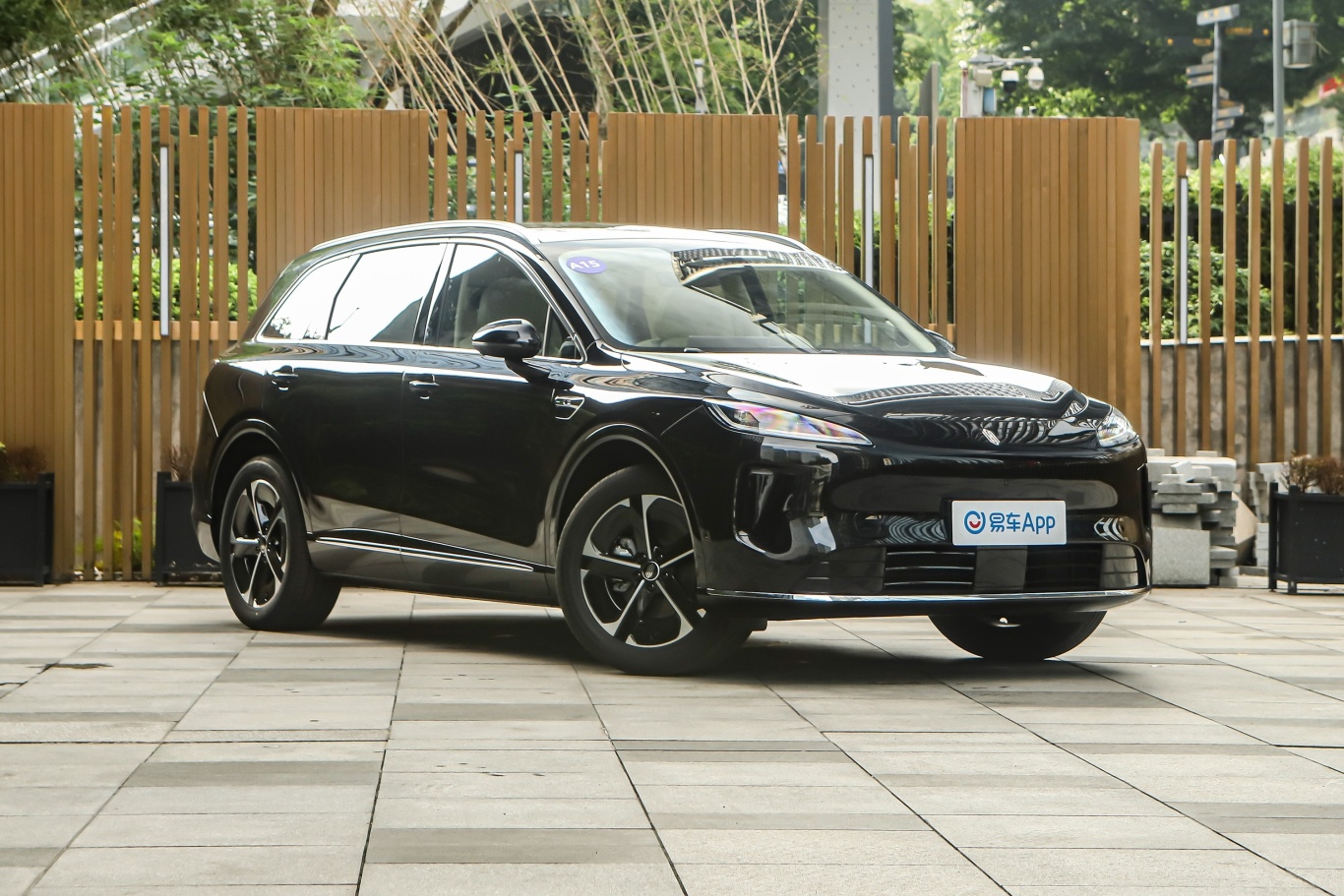 【尚界H5纯电版 655km Pro长续航版侧前45度车头向右水平图片-汽车图片大全】-易车