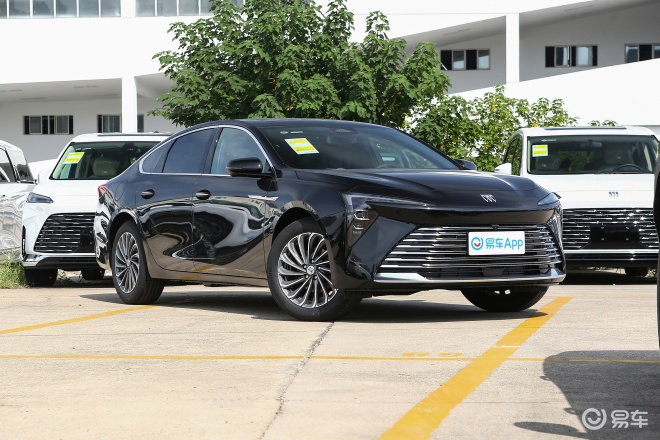 【宾利飞驰2025款4.0T V8 Mulliner】报价_图片_-参数_易车