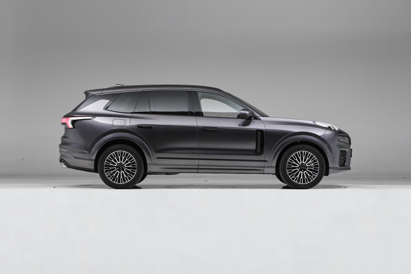 【领克09MHEV 2.0T 四驱探索版Ultra正侧车头向右水平图片-汽车图片大全】-易车