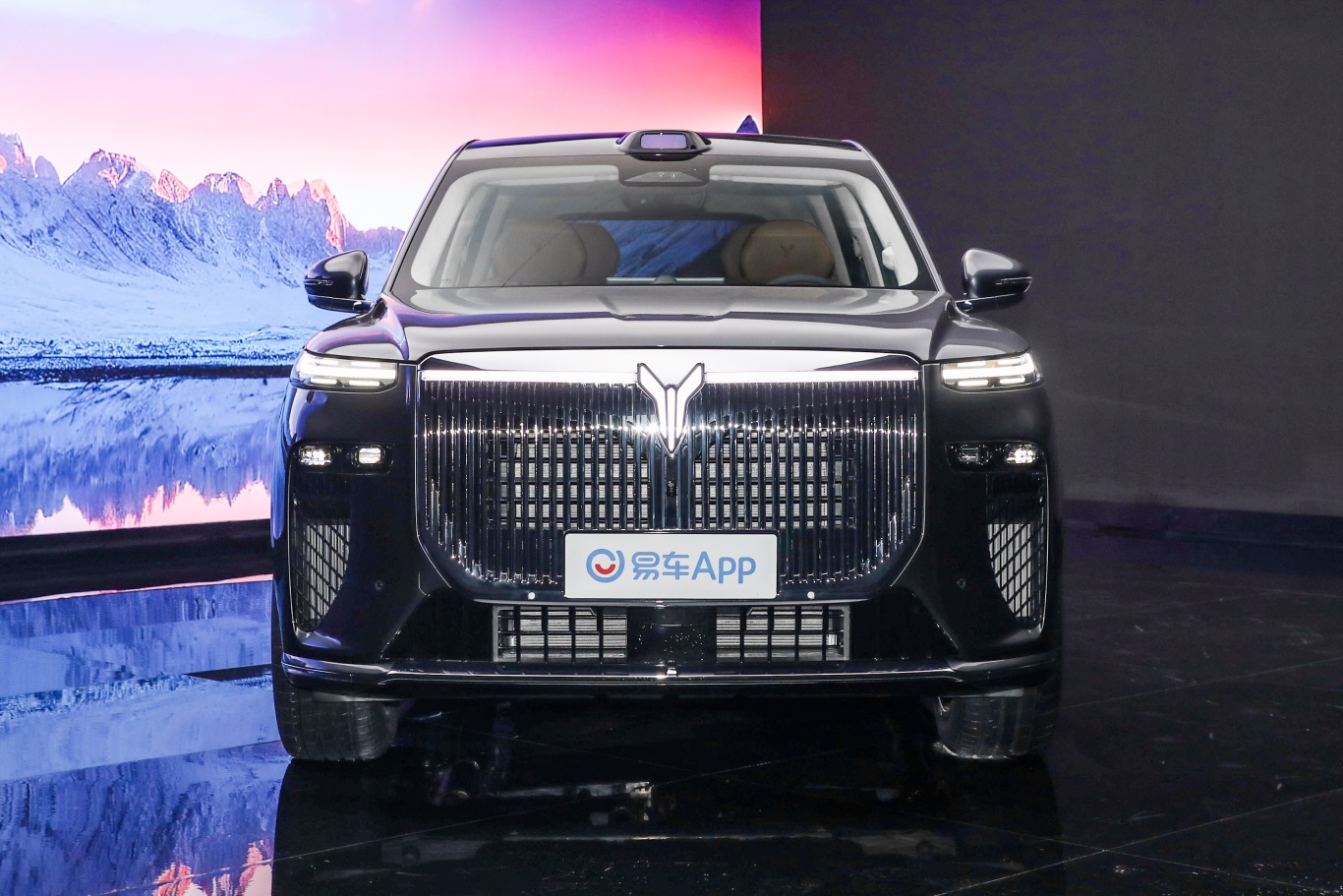 【岚图泰山1.5T 350km Max+正前水平图片-汽车图片大全】-易车