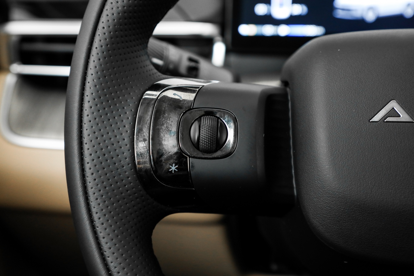 【AION i60增程版 标准版左侧方向盘功能按键图片-汽车图片大全】-易车